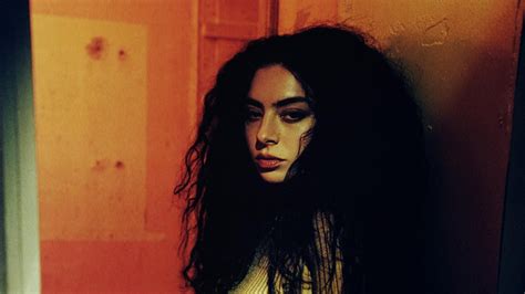 GUESS FEATURING BILLIE EILISH Charli Xcx LETRAS