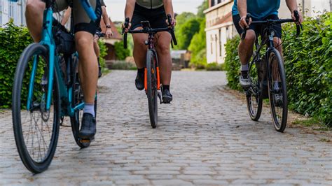 Ciclistas lançam manifesto por redução de velocidade máxima nas cidades
