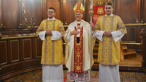 Pregled dana Nadbiskup Hranić u đakovačkoj katedrali zaredio dvojicu