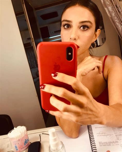 172 1 mil Me gusta 2 119 comentarios Özge Gürel