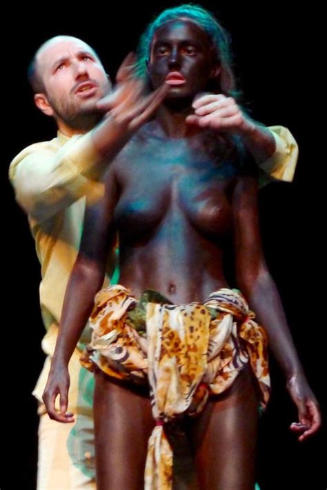 Claire Chust Nue Photos Sexy de la star de Scènes de Ménage