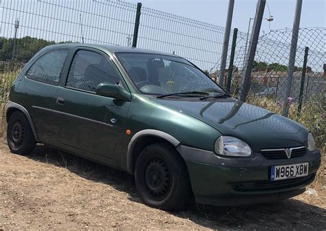 2000 Vauxhall Corsa Club 12V W966 XBW T L Automobile Photography