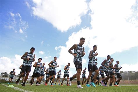 Melhor Que Casemiro E Rodri Este Vai Ser O Novo Refor O Do Botafogo