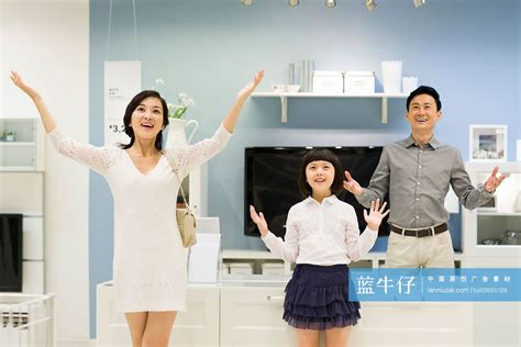 快乐一家三口 蓝牛仔影像 中国原创广告影像素材