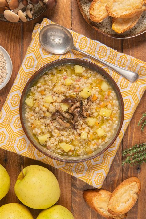 Zuppa Di Orzo Con Funghi E Mele Primo Piatto Saporito