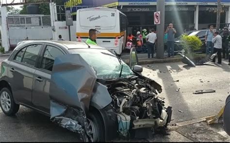 Aparatoso Accidente Deja 9 Lesionados Xeu Noticias Veracruz