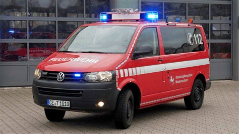 Freiwillige Feuerwehr Celle erhält sechs neue Fahrzeuge Feierliche