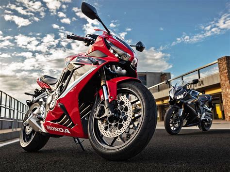 Galeria de fotos Honda lança a linha 2022 dos modelos CB 650R e CBR
