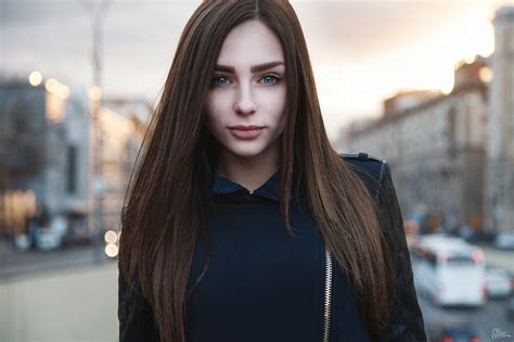 Wallpaper Face Women Model City Long Hair Blue Eyes Brunette Glasses Looking At Viewer