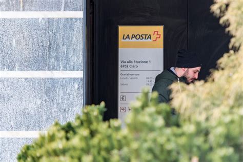 Posta sempre meno pagamenti allo sportello sempre più online