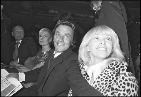 Photo Alain Delon Et Mireille Darc Avec Catherine Deneuve Pour Un