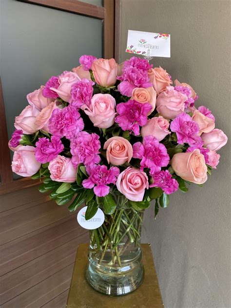 Florero 50 motivos 50 rosas Florería Mexicanísimo
