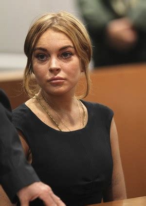 EGO Juíza determina que Lindsay Lohan continue condicional