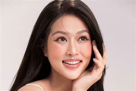 Rũ bỏ vẻ cá tính Hoa hậu Đoàn Thiên Ân lần đầu khoe nhan sắc trong veo