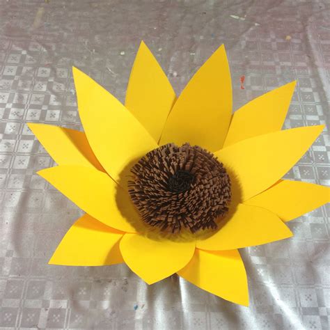Cómo Hacer Flores De Girasol Con Papel Crepé Maripo