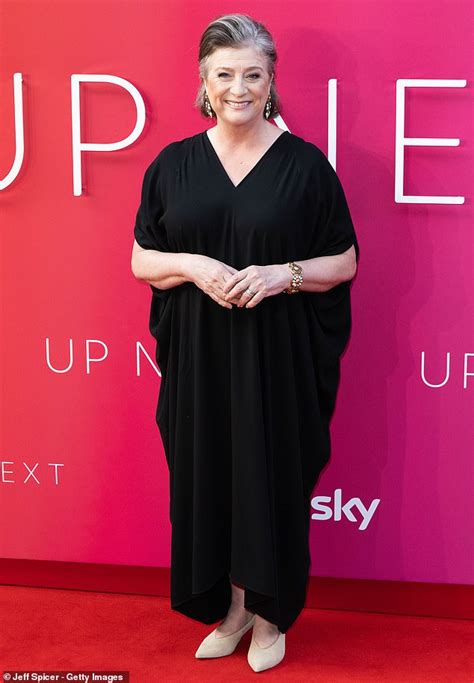Caroline Quentin Claims Her Hit Sitcom Men Behaving Badly Couldn T Be