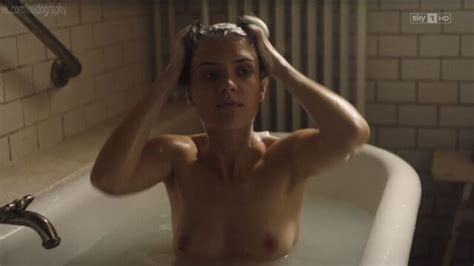 Лив лиза фрис liv lisa fries и др в сериале вавилон берлин