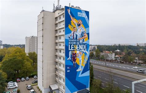 Inaugurado un enorme fresco en homenaje a Karim Benzema y su Balón de