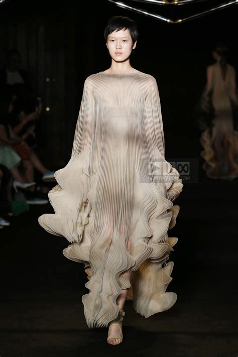 Iris Van Herpen Couture Fashion Show Collection Fall Winter 2018