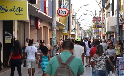 Veja o que abre e o que fecha no feriado do dia 27 em Maceió