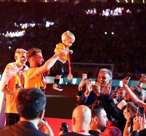 Dries Mertens On Twitter One More Year Galatasaray