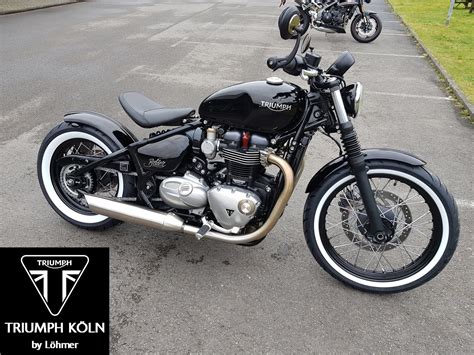 Umgebautes Motorrad Triumph Bonneville Bobber von Motorradhaus Löhmer