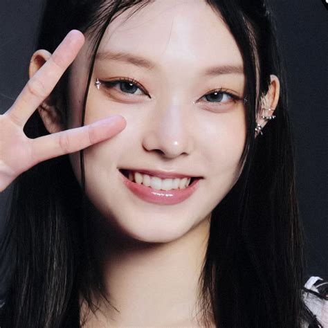 Pop Group Girl Group New Jeans Style Rosé And Jennie My Chemical I