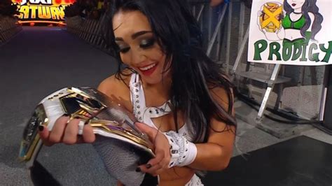 Roxanne Pérez retiene el título femenino de WWE NXT en Heatwave Lola