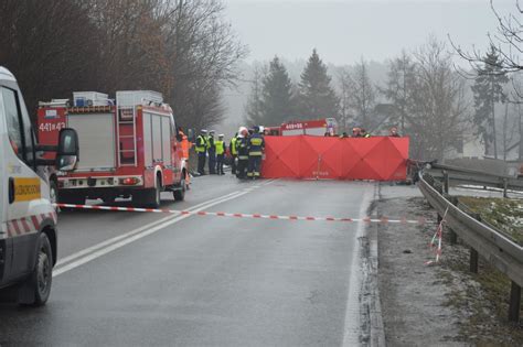 Śmiertelny wypadek w Żukowie 31 01 2019 Czołowe zderzenie na drodze