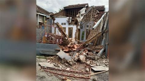 Begini Kondisi Porak Poranda Dalam Rumah Warga Pasca Gempa Cianjur Tadi