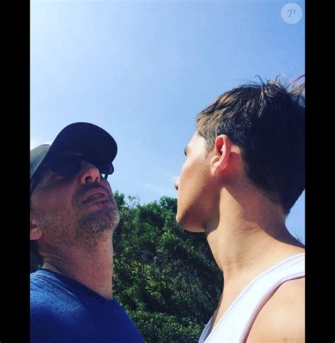Photo Gad Elmaleh et son fils Noé sur une photo publiée sur Instagram