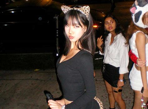Con gái của diễn viên Xiao S gây chú ý với trang phục Halloween táo bạo