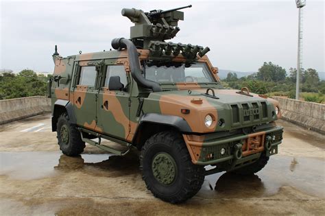 Iveco LMV BR 4x4 Exército Brasileiro recebe nova viatura fabricada em