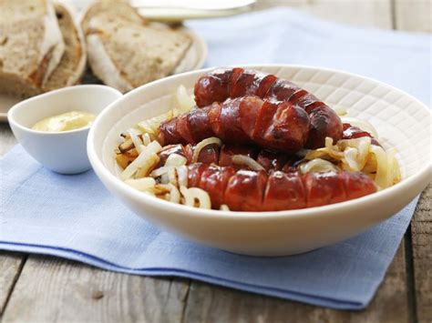 Bratwurst Mit Zwiebeln Rezept EAT SMARTER