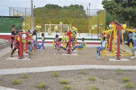 Construcción Parque Biosaludable en San Fernando Parque y Grama