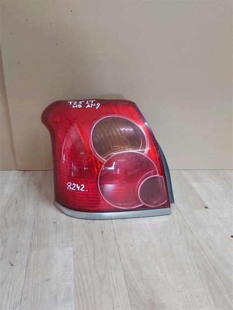 TOYOTA AVENSIS T25 lampa tył lewa HB T25 LAMPA LT 8242 za 70 zł z