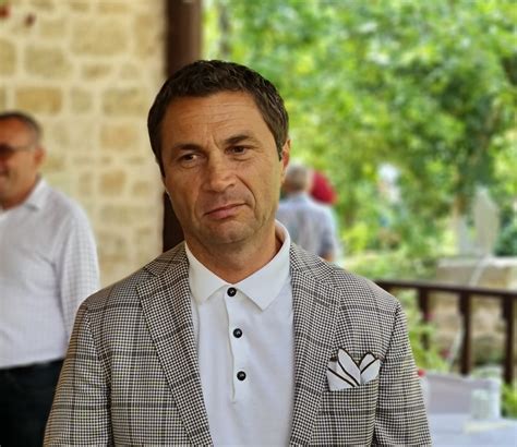 Presa locală Averile primarului Mangaliei Cristian Radu sub