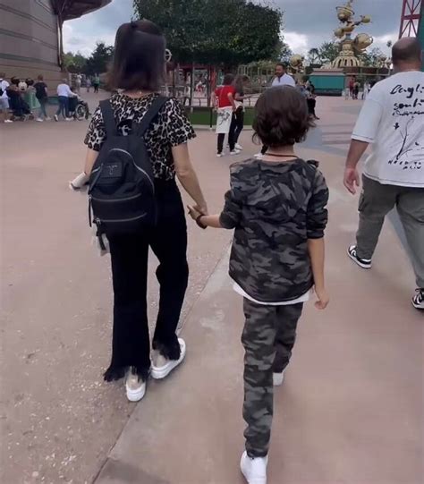 Sandy Compartilha Foto Rara O Filho Theo E Todos Ficamos Espantados