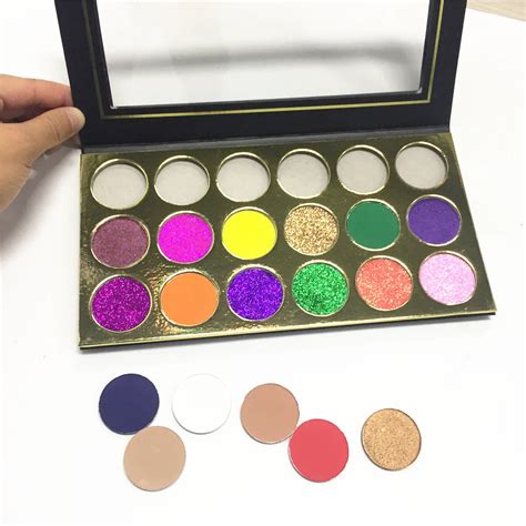 Wholesale Makeup 18 Colors Eyeshadow Palette Oem 2019 New Style Long