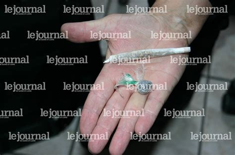 Faits Divers Spectaculaire Saisie De Kilos Dh Ro Ne La Gare De