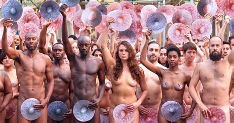 Spencer Tunick Takes Nude Installation To Facebook And Instagram S New