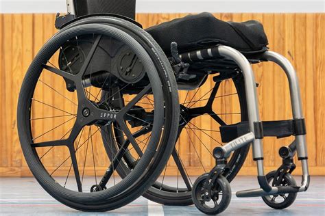 EPPUR invente le premier système de freinage intégré pour les fauteuils