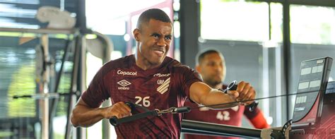 Athletico Paranaense Site Oficial Preparação para o duelo contra o