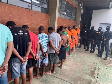 Operação policial prende 26 suspeitos de assassinato em Goiás