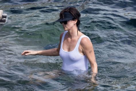 Charlize Theron Nude By Paparazzi Photos The Fappening