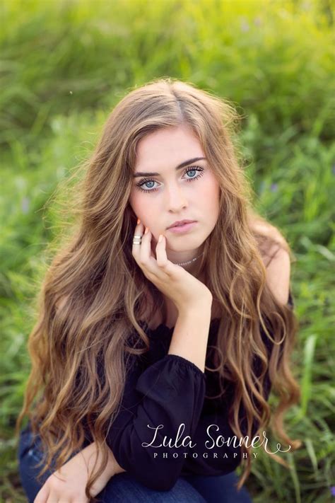 Senior Portrait Photography Photography Poses Women Senior Portraits Girl Photography