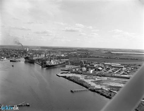 arkiv dk Luftfoto over Nakskov Skibsværft Billedserie