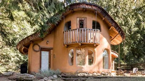 CASAS de PAJA Construcciones Ecológica con cualidades interesantes