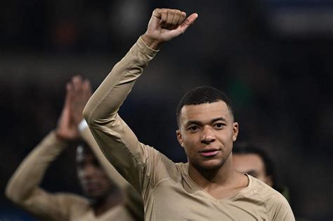 Football rester au PSG ou partir au Real Madrid Lavenir de Mbappé