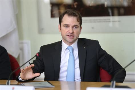 Facturile la energie nu vor crește în 2024 Ministrul Sebastian Burduja